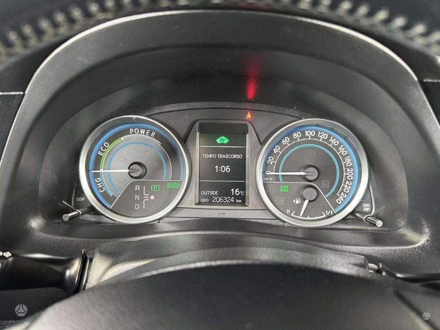 Melns Toyota Auris 2013 Viļņa, ar dzinēja tilpumu 1.80 L un nobraukumu 206 tūkst. km par 9200 €, foto 39 vietnē AUTOMOTO.COM.LV