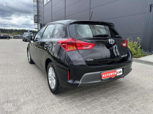 Melns Toyota Auris 2013 Viļņa, ar dzinēja tilpumu 1.80 L un nobraukumu 206 tūkst. km par 9200 €, foto 10 vietnē AUTOMOTO.COM.LV