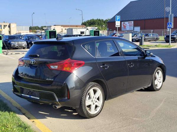 Melns Toyota Auris 2013 Šauļi, ar dzinēja tilpumu 2.00 L un nobraukumu 299 tūkst. km par 4950 €, foto 5 vietnē AUTOMOTO.COM.LV