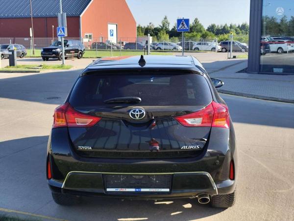 Melns Toyota Auris 2013 Šauļi, ar dzinēja tilpumu 2.00 L un nobraukumu 299 tūkst. km par 4950 €, foto 7 vietnē AUTOMOTO.COM.LV