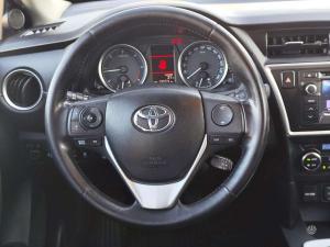 Black Toyota Auris 2013 in Siauliai, with an engine capacity of 2.00 L and mileage of 299 thousand km for 4950 €, photo 12 on AUTOMOTO.COM.LV