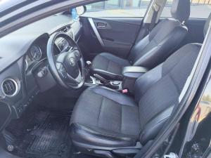 Black Toyota Auris 2013 in Siauliai, with an engine capacity of 2.00 L and mileage of 299 thousand km for 4950 €, photo 13 on AUTOMOTO.COM.LV