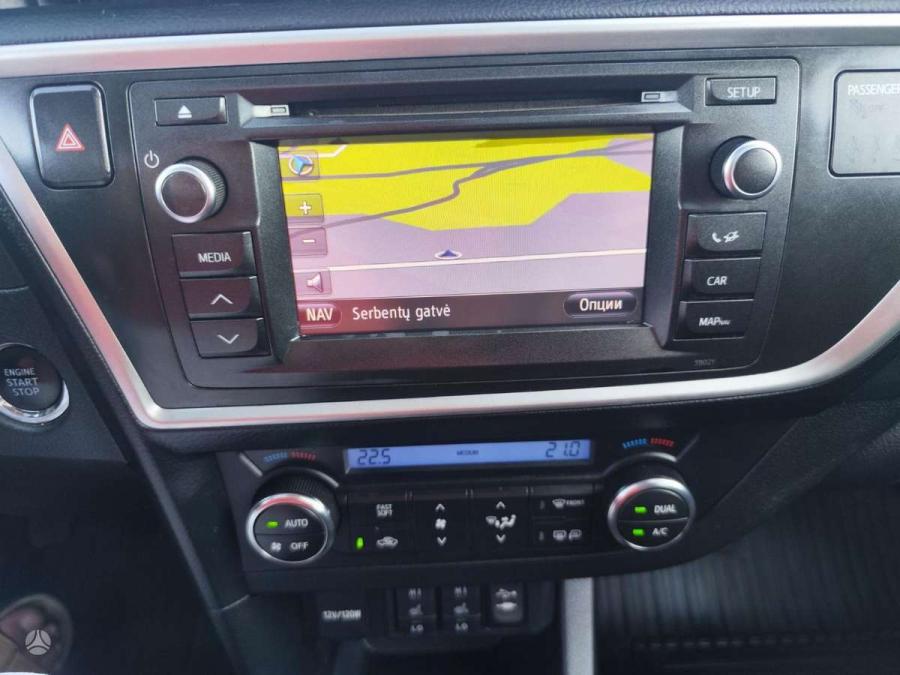 Black Toyota Auris 2013 in Siauliai, with an engine capacity of 2.00 L and mileage of 299 thousand km for 4950 €, photo 15 on AUTOMOTO.COM.LV