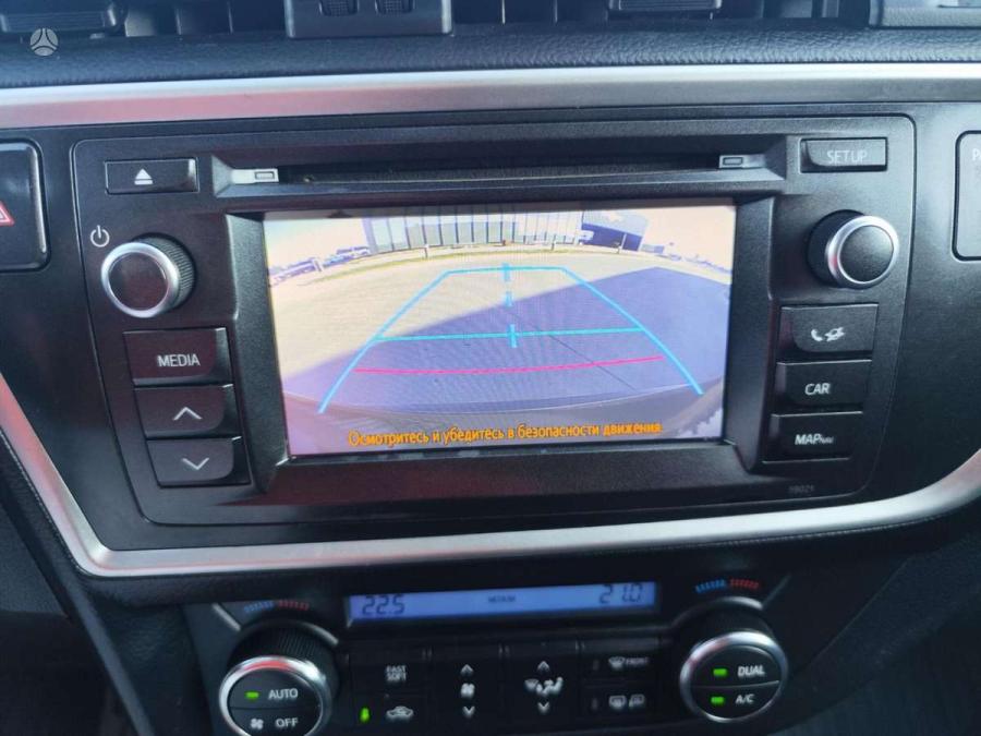 Black Toyota Auris 2013 in Siauliai, with an engine capacity of 2.00 L and mileage of 299 thousand km for 4950 €, photo 16 on AUTOMOTO.COM.LV