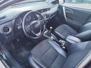 Black Toyota Auris 2013 in Siauliai, with an engine capacity of 2.00 L and mileage of 299 thousand km for 4950 €, photo 17 on AUTOMOTO.COM.LV