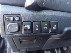 Black Toyota Auris 2013 in Siauliai, with an engine capacity of 2.00 L and mileage of 299 thousand km for 4950 €, photo 22 on AUTOMOTO.COM.LV