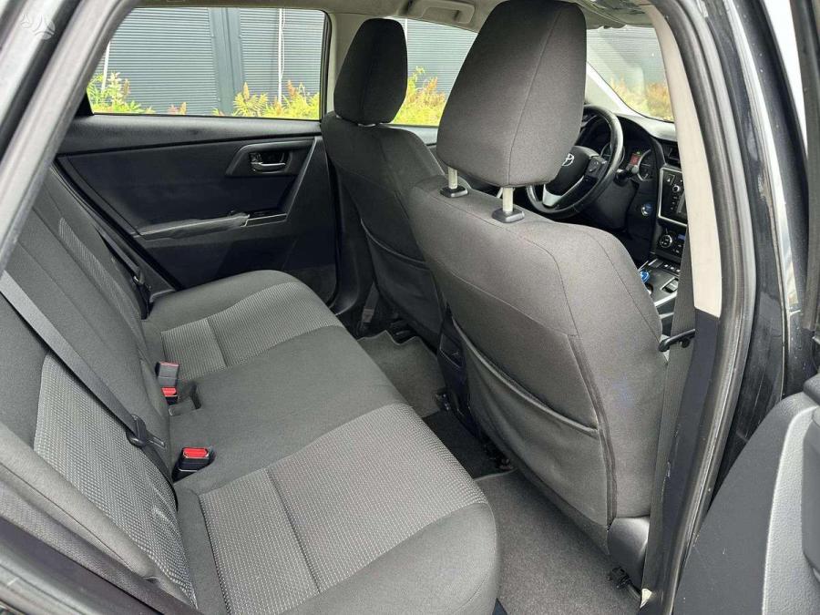 Black Toyota Auris 2013 in Vilnius, with an engine capacity of 1.80 L and mileage of 206 thousand km for 8750 €, photo 24 on AUTOMOTO.COM.LV