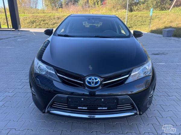 Black Toyota Auris 2013 in Vilnius, with an engine capacity of 1.80 L and mileage of 239 thousand km for 9850 €, photo 4 on AUTOMOTO.COM.LV