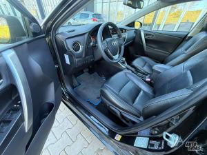 Melns Toyota Auris 2013 Viļņa, ar dzinēja tilpumu 1.80 L un nobraukumu 239 tūkst. km par 9850 €, foto 9 vietnē AUTOMOTO.COM.LV