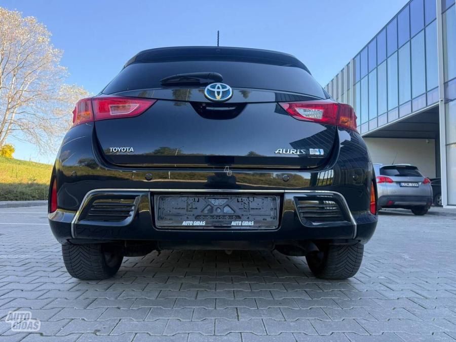 Melns Toyota Auris 2013 Viļņa, ar dzinēja tilpumu 1.80 L un nobraukumu 239 tūkst. km par 9850 €, foto 12 vietnē AUTOMOTO.COM.LV