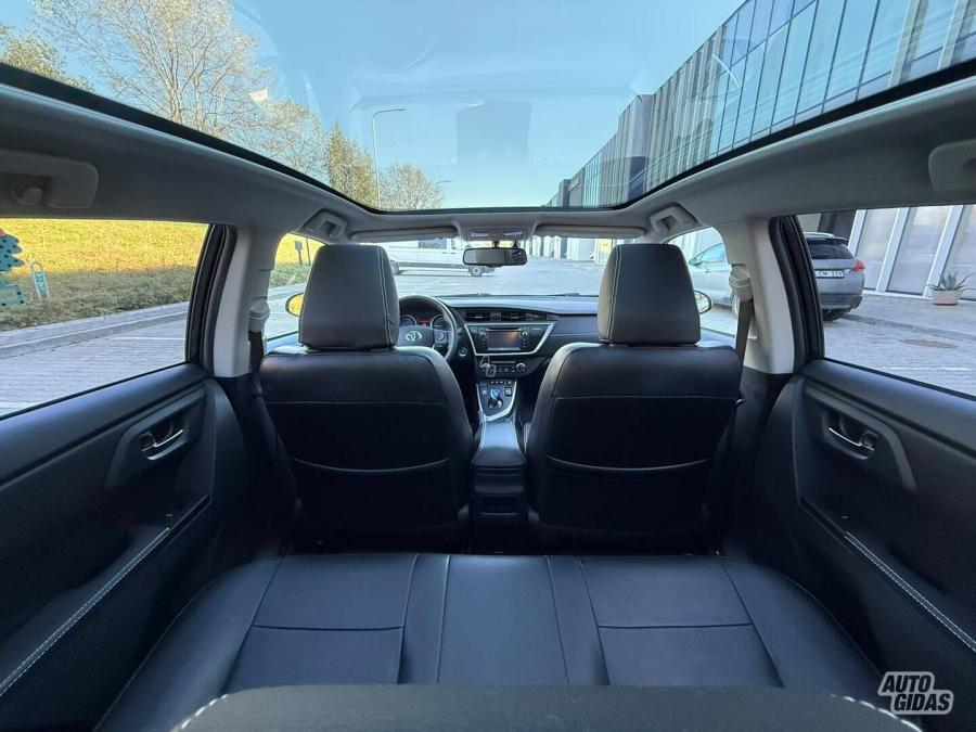 Melns Toyota Auris 2013 Viļņa, ar dzinēja tilpumu 1.80 L un nobraukumu 239 tūkst. km par 9850 €, foto 18 vietnē AUTOMOTO.COM.LV