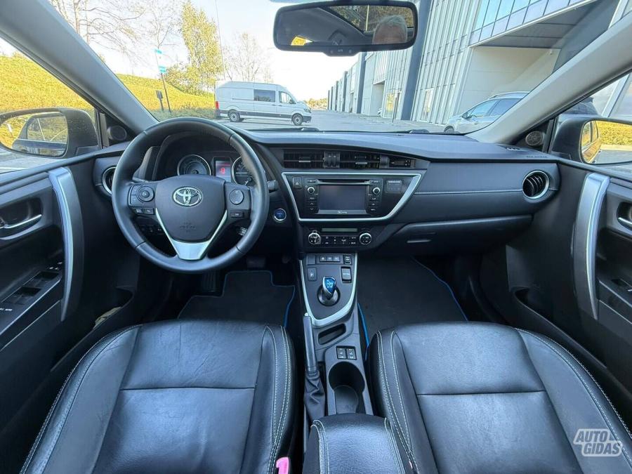 Melns Toyota Auris 2013 Viļņa, ar dzinēja tilpumu 1.80 L un nobraukumu 239 tūkst. km par 9850 €, foto 22 vietnē AUTOMOTO.COM.LV