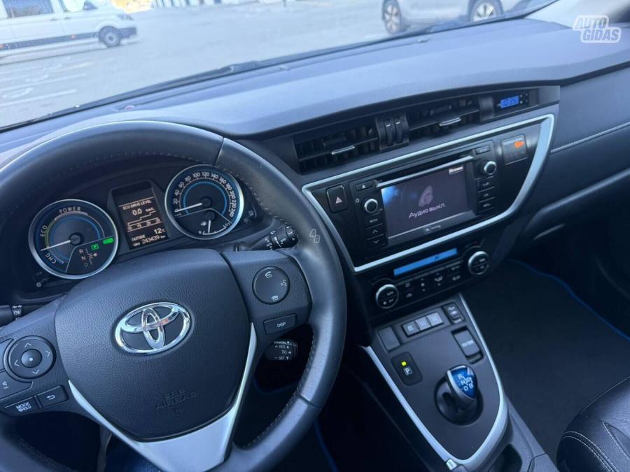 Melns Toyota Auris 2013 Viļņa, ar dzinēja tilpumu 1.80 L un nobraukumu 239 tūkst. km par 9850 €, foto 29 vietnē AUTOMOTO.COM.LV