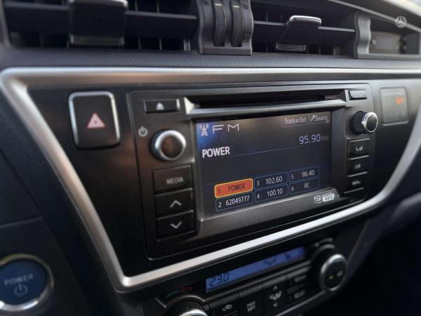 Melns Toyota Auris 2014 Viļņa, ar dzinēja tilpumu 1.80 L un nobraukumu 221 tūkst. km par 6600 €, foto 11 vietnē AUTOMOTO.COM.LV