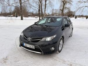 Черный Тойота Аурис 2014 в Тукумс, объемом двигателя 1.60 л и пробегом 245 тыс. км за 7000 €, фото  на AUTOMOTO.COM.LV