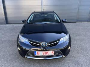 Black Toyota Auris 2014 in Riga, with an engine capacity of 1.80 L and mileage of 134 thousand km for 10850 €, photo 3 on AUTOMOTO.COM.LV