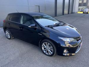 Black Toyota Auris 2014 in Riga, with an engine capacity of 1.80 L and mileage of 134 thousand km for 10850 €, photo 4 on AUTOMOTO.COM.LV