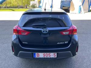 Black Toyota Auris 2014 in Riga, with an engine capacity of 1.80 L and mileage of 134 thousand km for 10850 €, photo 6 on AUTOMOTO.COM.LV