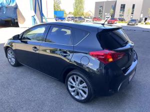 Black Toyota Auris 2014 in Riga, with an engine capacity of 1.80 L and mileage of 134 thousand km for 10850 €, photo 7 on AUTOMOTO.COM.LV