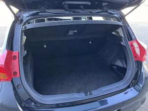 Black Toyota Auris 2014 in Riga, with an engine capacity of 1.80 L and mileage of 134 thousand km for 10850 €, photo 8 on AUTOMOTO.COM.LV