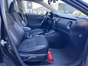 Black Toyota Auris 2014 in Riga, with an engine capacity of 1.80 L and mileage of 134 thousand km for 10850 €, photo 11 on AUTOMOTO.COM.LV