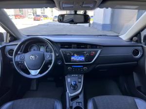 Black Toyota Auris 2014 in Riga, with an engine capacity of 1.80 L and mileage of 134 thousand km for 10850 €, photo 13 on AUTOMOTO.COM.LV