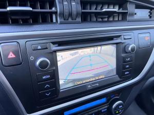 Black Toyota Auris 2014 in Riga, with an engine capacity of 1.80 L and mileage of 134 thousand km for 10850 €, photo 17 on AUTOMOTO.COM.LV