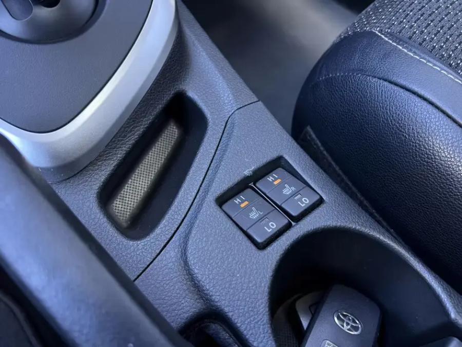 Black Toyota Auris 2014 in Riga, with an engine capacity of 1.80 L and mileage of 134 thousand km for 10850 €, photo 20 on AUTOMOTO.COM.LV