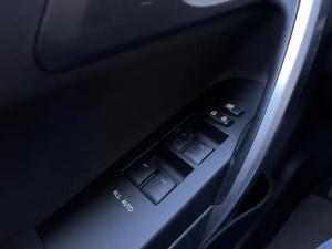 Black Toyota Auris 2014 in Riga, with an engine capacity of 1.80 L and mileage of 134 thousand km for 10850 €, photo 27 on AUTOMOTO.COM.LV
