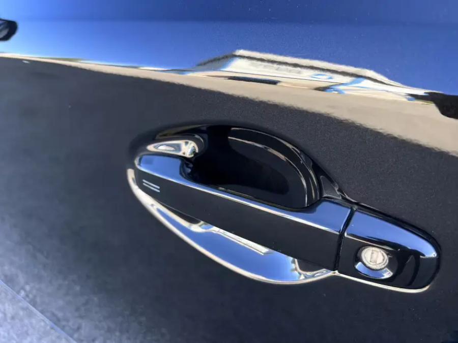 Black Toyota Auris 2014 in Riga, with an engine capacity of 1.80 L and mileage of 134 thousand km for 10850 €, photo 29 on AUTOMOTO.COM.LV