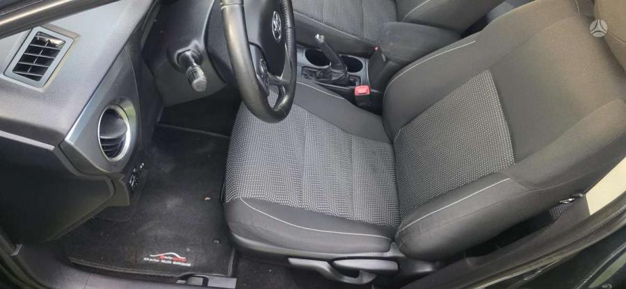 Black Toyota Auris 2014 in Marijampole, with an engine capacity of 1.80 L and mileage of 130 thousand km for 8200 €, photo 9 on AUTOMOTO.COM.LV