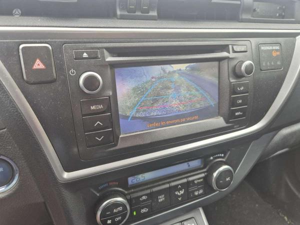 Black Toyota Auris 2014 in Taurage, with an engine capacity of 1.80 L and mileage of 300 thousand km for 4800 €, photo 8 on AUTOMOTO.COM.LV