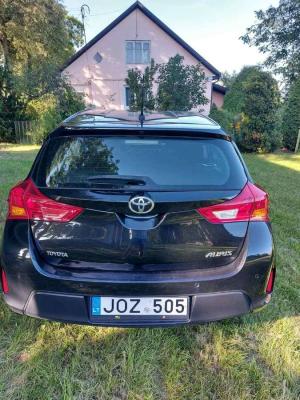 Melns Toyota Auris 2014 Marijampole, ar dzinēja tilpumu 1.33 L un nobraukumu 116 tūkst. km par 6900 €, foto 3 vietnē AUTOMOTO.COM.LV