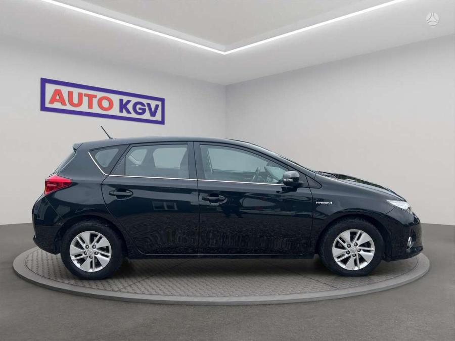 Black Toyota Auris 2014 in Kaunas, with an engine capacity of 1.80 L and mileage of 164 thousand km for 8999 €, photo 7 on AUTOMOTO.COM.LV