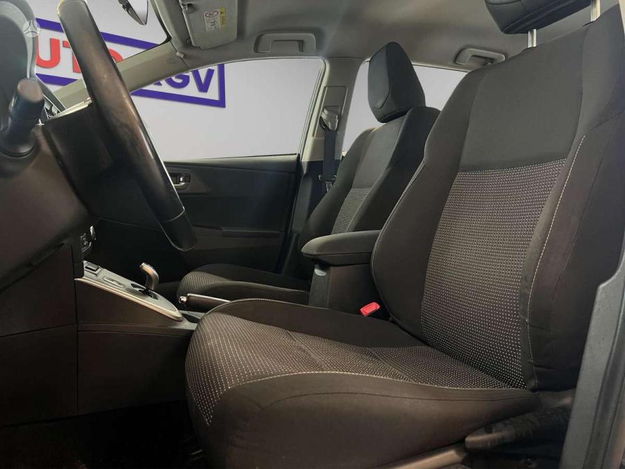 Black Toyota Auris 2014 in Kaunas, with an engine capacity of 1.80 L and mileage of 164 thousand km for 8999 €, photo 15 on AUTOMOTO.COM.LV