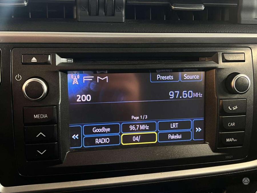 Black Toyota Auris 2014 in Kaunas, with an engine capacity of 1.80 L and mileage of 164 thousand km for 8999 €, photo 18 on AUTOMOTO.COM.LV