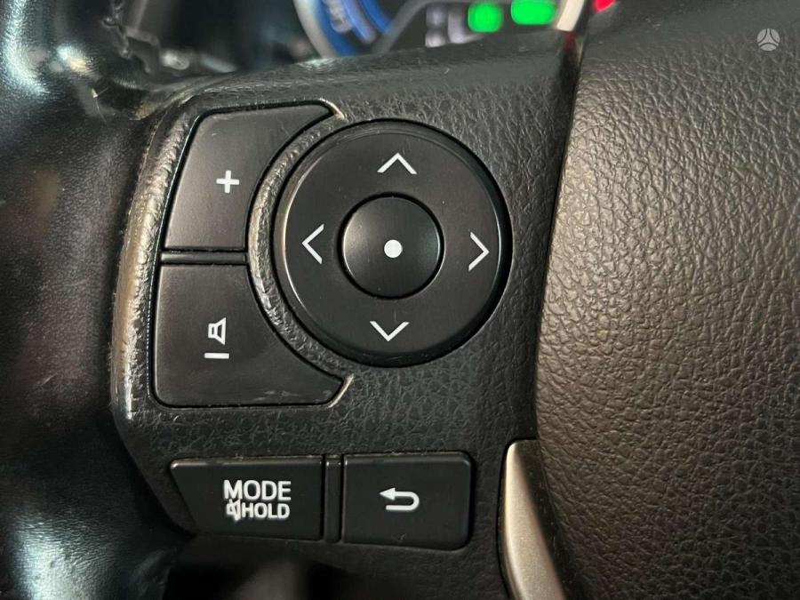 Black Toyota Auris 2014 in Kaunas, with an engine capacity of 1.80 L and mileage of 164 thousand km for 8999 €, photo 20 on AUTOMOTO.COM.LV