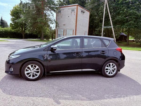 Melns Toyota Auris 2014 Tukums, ar dzinēja tilpumu 1.60 L un nobraukumu 0 tūkst. km par 6100 €, foto 5 vietnē AUTOMOTO.COM.LV