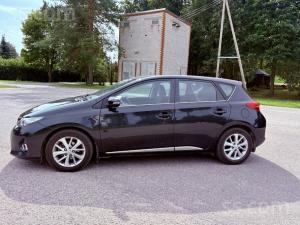 Melns Toyota Auris 2014 Tukums, ar dzinēja tilpumu 1.60 L un nobraukumu 0 tūkst. km par 6100 €, foto 5 vietnē AUTOMOTO.COM.LV