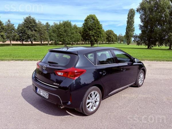 Melns Toyota Auris 2014 Tukums, ar dzinēja tilpumu 1.60 L un nobraukumu 0 tūkst. km par 6100 €, foto 6 vietnē AUTOMOTO.COM.LV