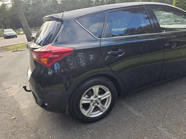 Melns Toyota Auris 2014 Viļņa, ar dzinēja tilpumu 1.36 L un nobraukumu 230 tūkst. km par 4500 €, foto 6 vietnē AUTOMOTO.COM.LV