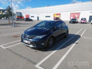 Black Toyota Auris 2014 in Riga, with an engine capacity of 1.60 L and mileage of 109 thousand km for 6000 €, photo 7 on AUTOMOTO.COM.LV