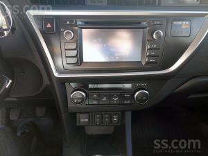Black Toyota Auris 2014 in Riga, with an engine capacity of 1.60 L and mileage of 109 thousand km for 6000 €, photo 11 on AUTOMOTO.COM.LV