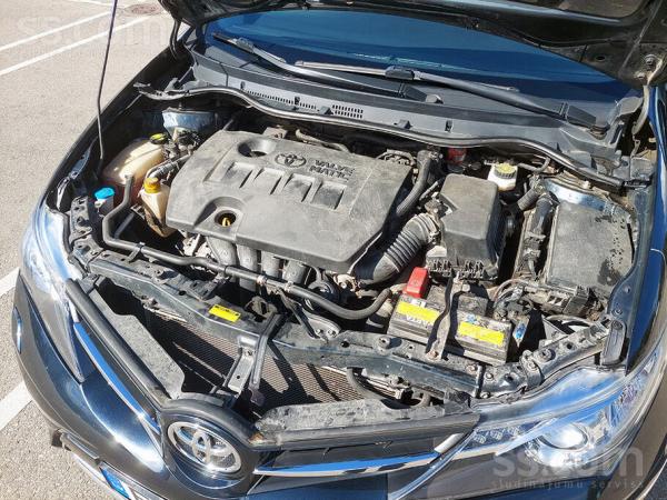Melns Toyota Auris 2014 Rīga, ar dzinēja tilpumu 1.60 L un nobraukumu 109 tūkst. km par 6000 €, foto 9 vietnē AUTOMOTO.COM.LV