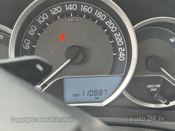 Toyota Auris 2014 Tartu vietnÄ Melns Toyota Auris 2014 Tartu, ar dzinÄja tilpumu 1.60 L un nobraukumu 113 tÅ«kst. km par 8990 ā¬, foto 7 vietnÄ AUTOMOTO.COM.LV