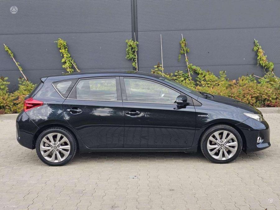 Melns Toyota Auris 2014 Viļņa, ar dzinēja tilpumu 1.80 L un nobraukumu 138 tūkst. km par 10850 €, foto 7 vietnē AUTOMOTO.COM.LV