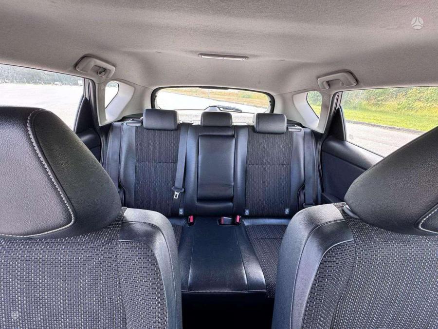 Melns Toyota Auris 2014 Viļņa, ar dzinēja tilpumu 1.80 L un nobraukumu 138 tūkst. km par 10850 €, foto 21 vietnē AUTOMOTO.COM.LV