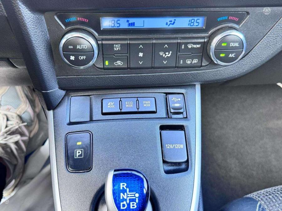 Melns Toyota Auris 2014 Viļņa, ar dzinēja tilpumu 1.80 L un nobraukumu 138 tūkst. km par 10850 €, foto 27 vietnē AUTOMOTO.COM.LV