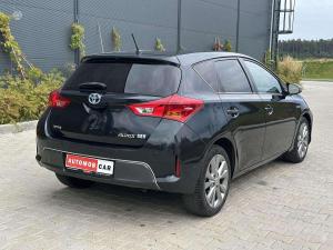 Black Toyota Auris 2014 in Vilnius, with an engine capacity of 1.80 L and mileage of 277 thousand km for 7878 €, photo 7 on AUTOMOTO.COM.LV