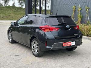 Black Toyota Auris 2014 in Vilnius, with an engine capacity of 1.80 L and mileage of 277 thousand km for 7878 €, photo 9 on AUTOMOTO.COM.LV